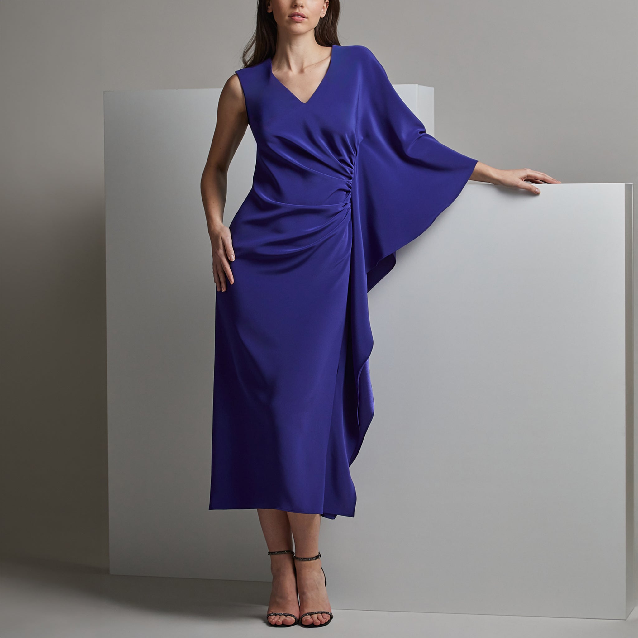 Oishi Model Dress by Isabel Sanchis – Elilhaam